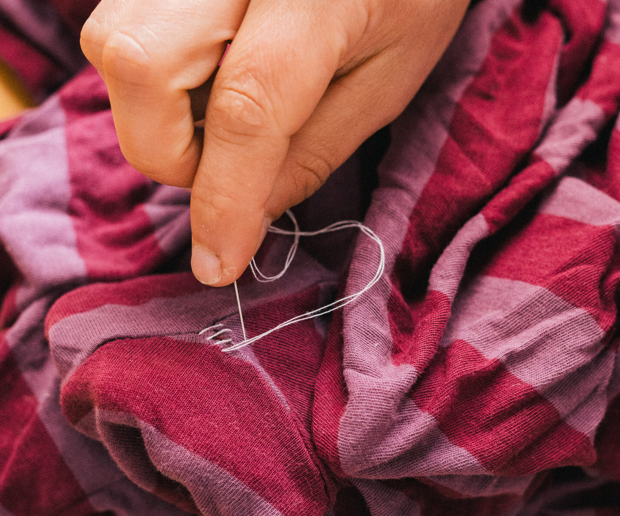 Learn How to Mend Holes in 5 Simple Steps - T A L Ú