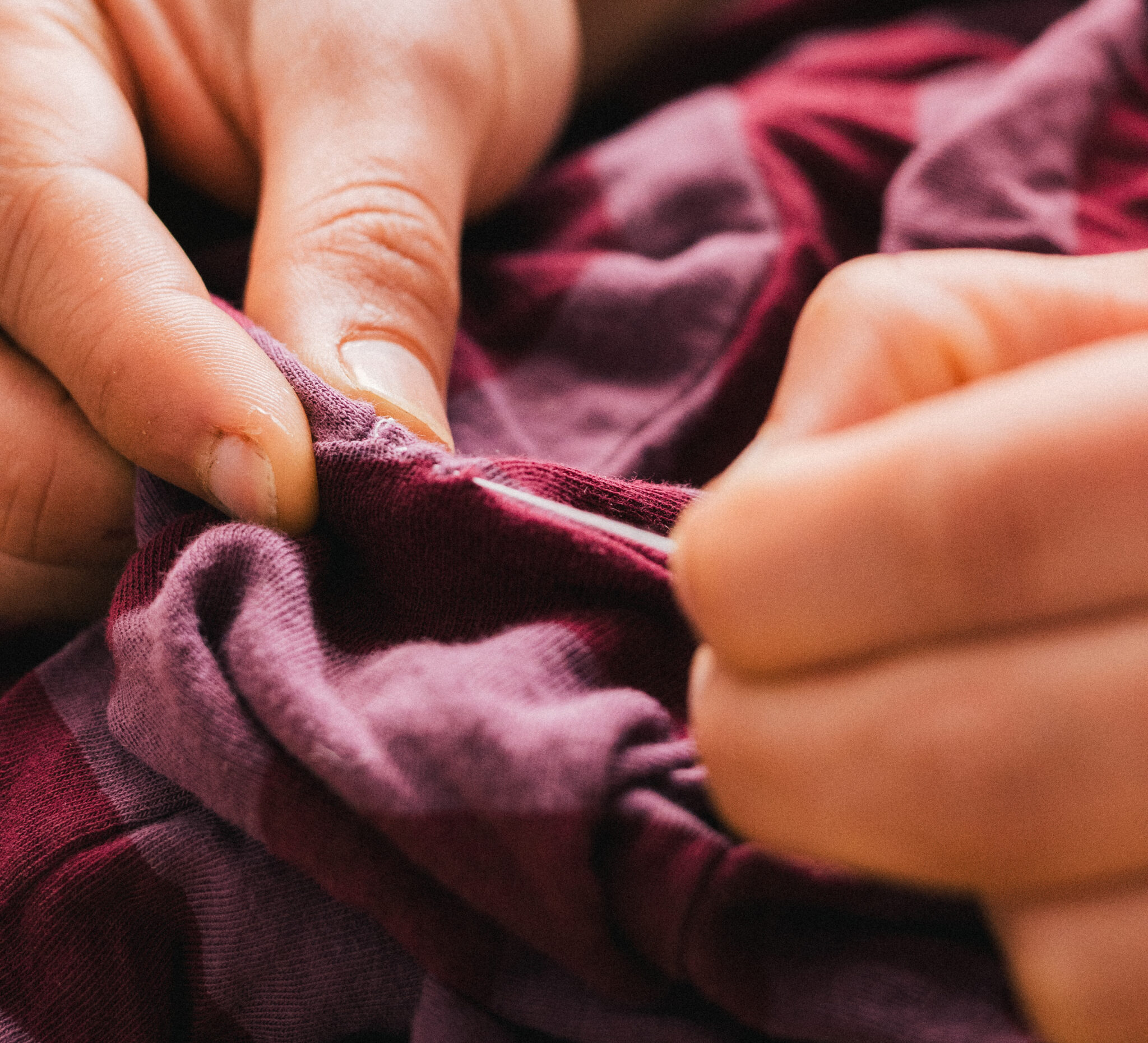 Learn How to Mend Holes in 5 Simple Steps - T A L Ú