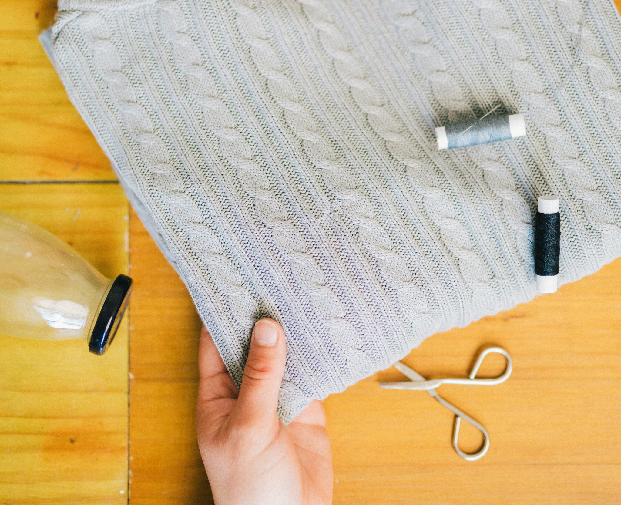 Learn How to Mend Holes in 5 Simple Steps - T A L Ú