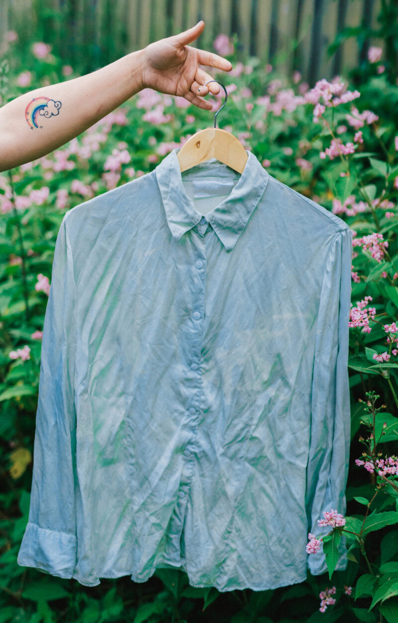 Como teñir ropa azul con índigo fresco - T A L Ú