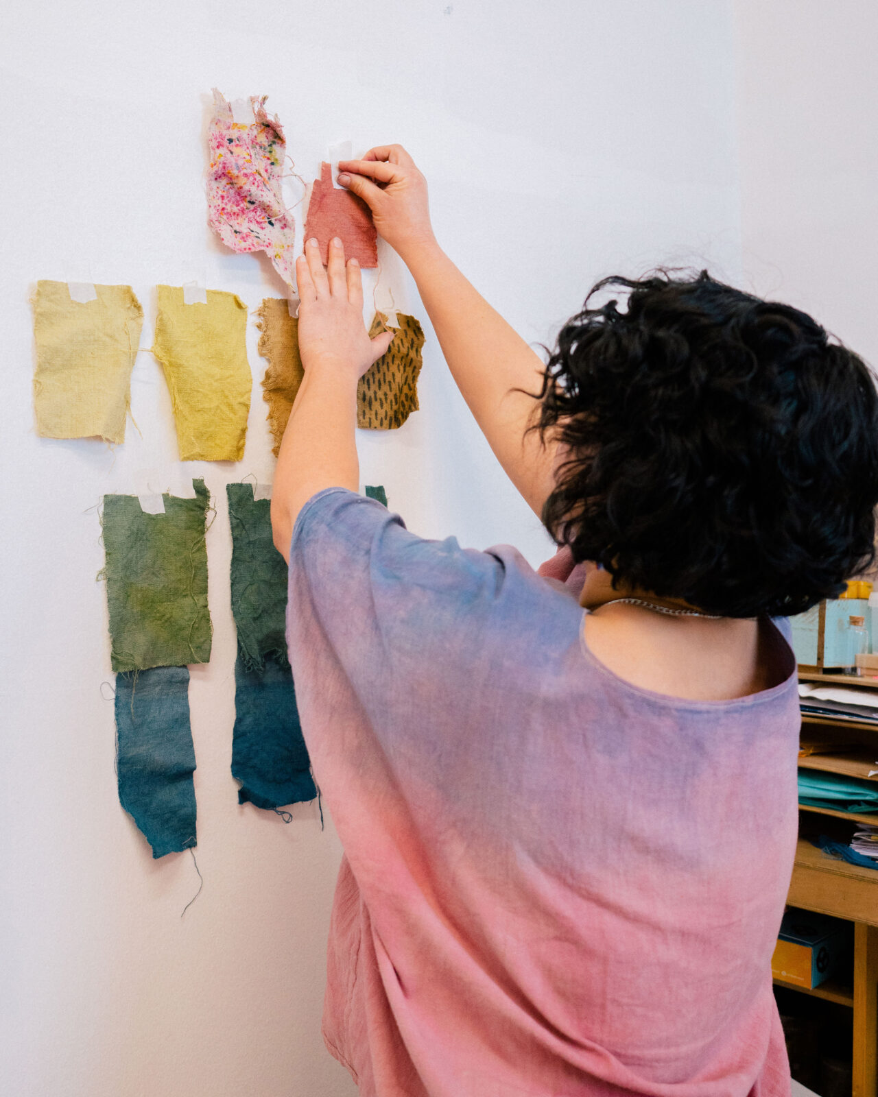 How to Create a Sustainable Colour Palette for Your Wardrobe - T A L Ú