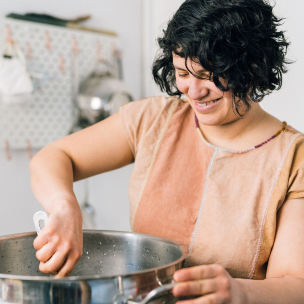 How to Start Dyeing with Pomegranate - T A L Ú